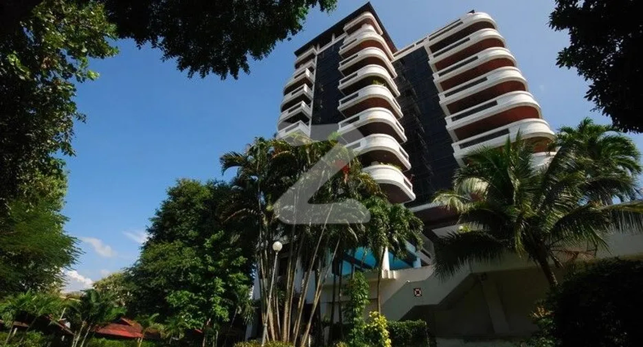 ดิ เอ็มบาสซี่ เฮ้าส์ คอนโดมิเนียม (The Embassy House Condominium)
