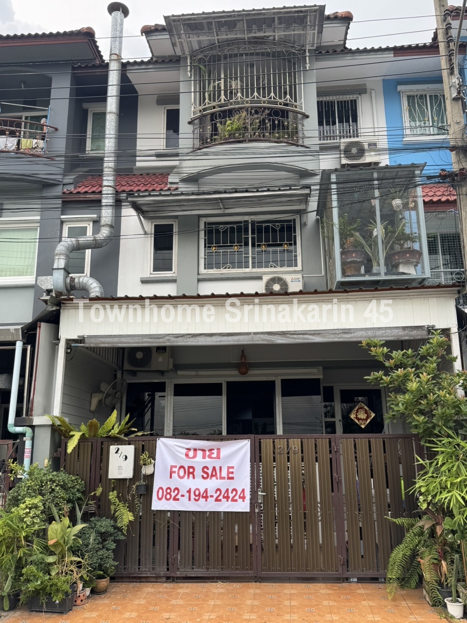 Townhome 3 Story Srinakarin 45 Close to Sky Train Station Srinak...